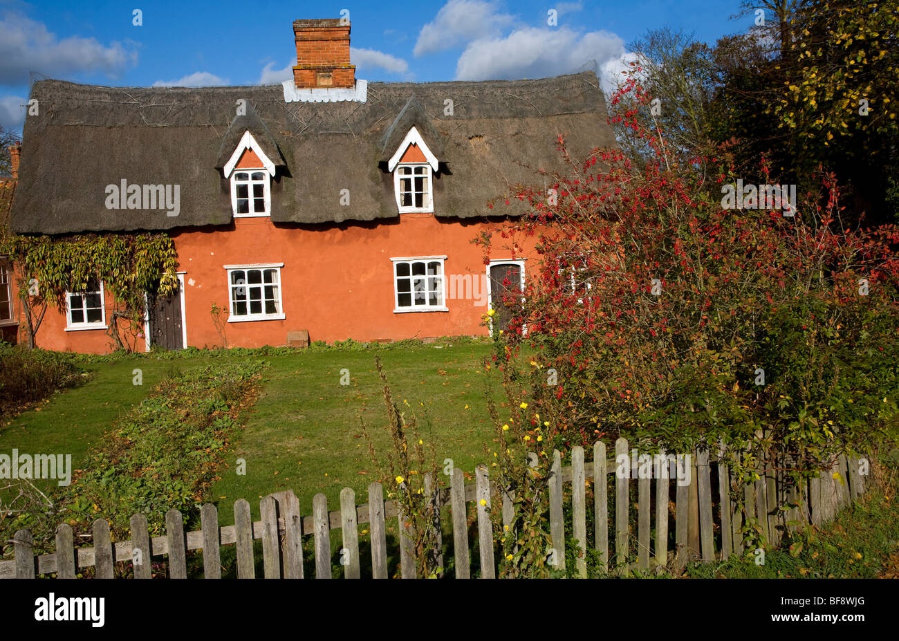 Thatched country cottage, Ufford, Suffolk, England Stock Photo - Alamy