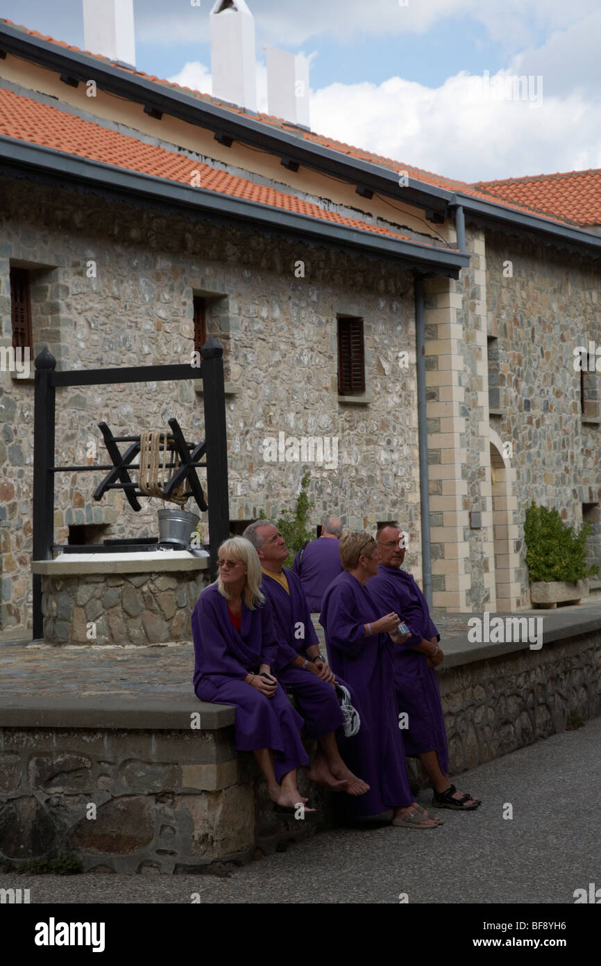 Purple court robe hi-res stock photography and images - Alamy