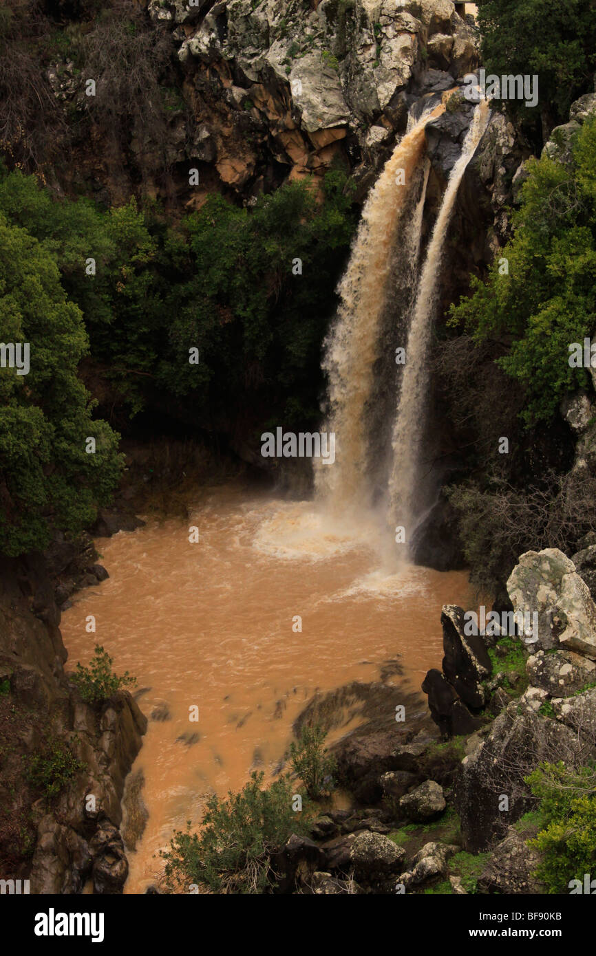 Waterfall in golan heights israel hi-res stock photography and images ...