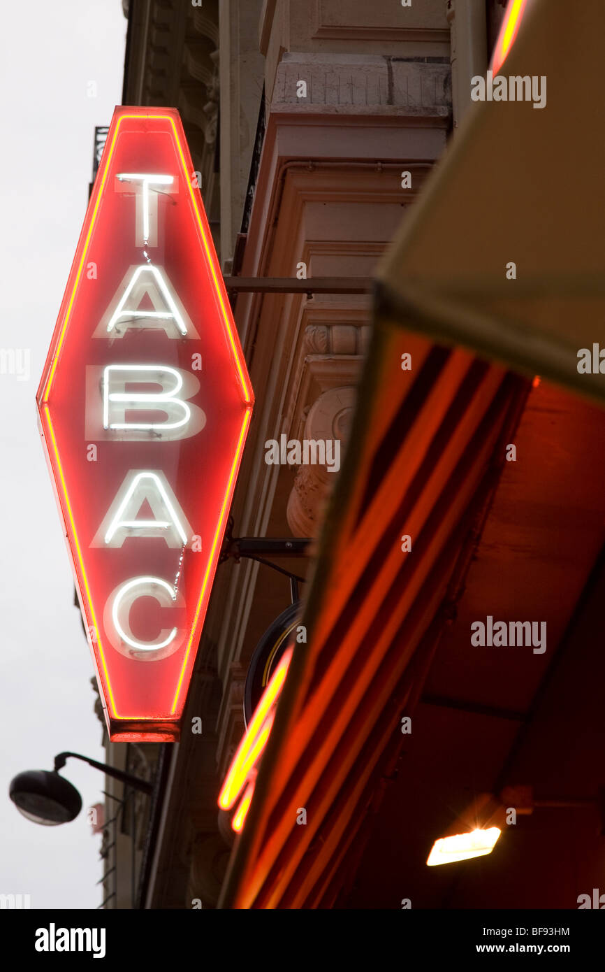 Tabac paris hi-res stock photography and images - Alamy