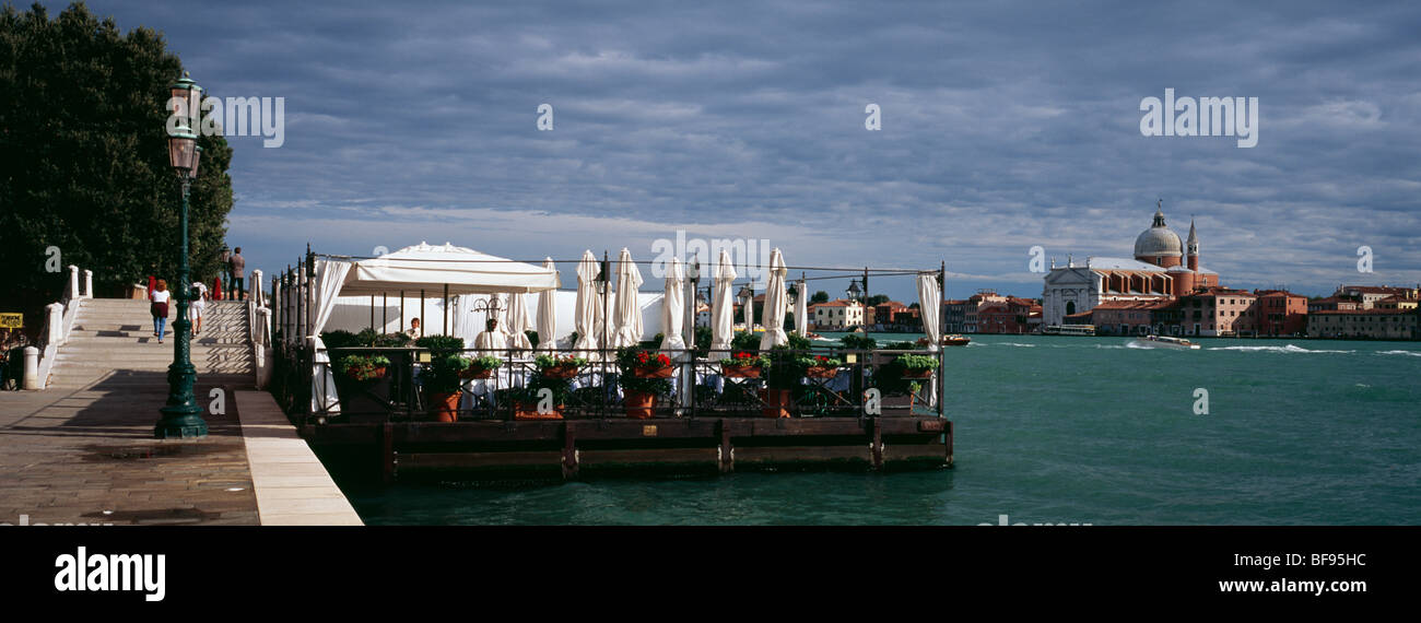 Floating restaurant on Canal della Giudecca Stock Photo - Alamy