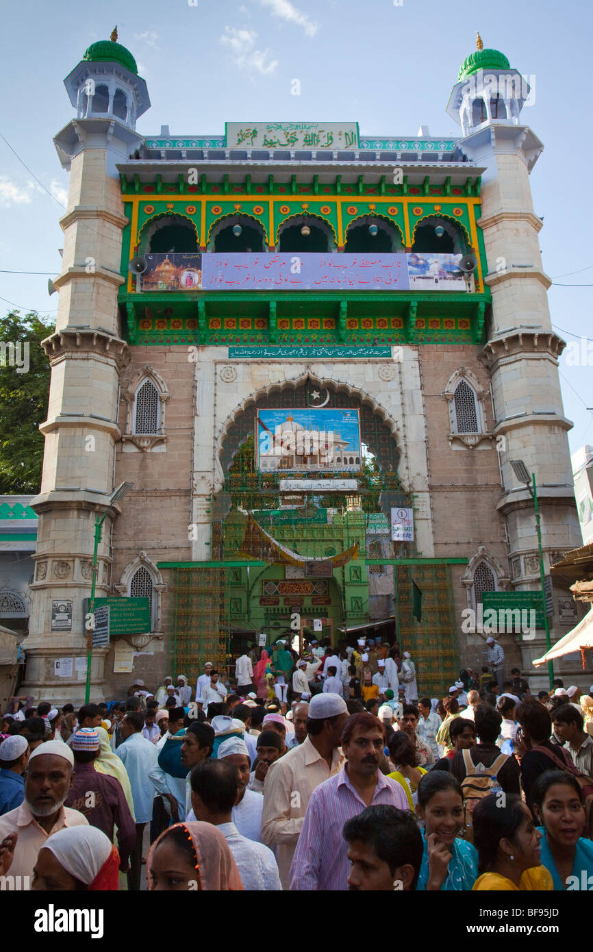 Muin ud din chishti hi-res stock photography and images - Alamy
