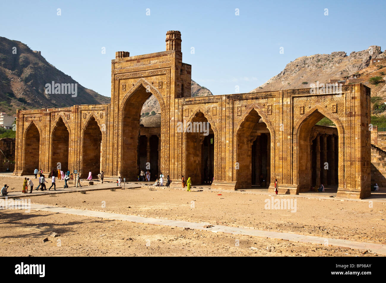 Adhai-Din-Ka-Jhonpra or 2 1/2 day Mosque in Ajmer in Rajasthan India ...