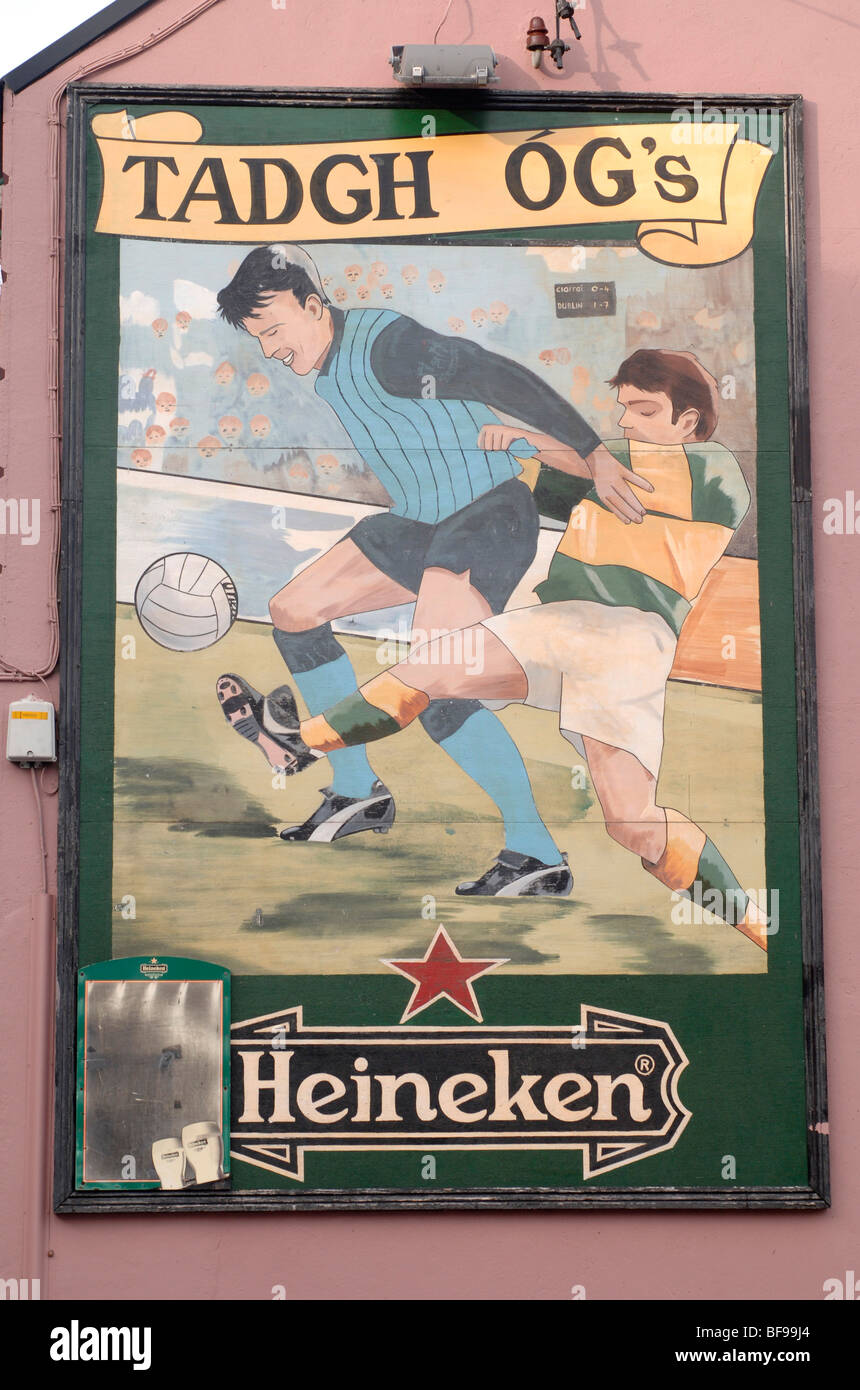 traditional Irish pub signs in southwest Ireland Stock Photo - Alamy