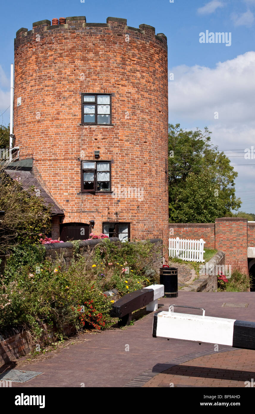 Gailey roundhouse on the Staffs and Worcester Canal near Wolverhampton ...