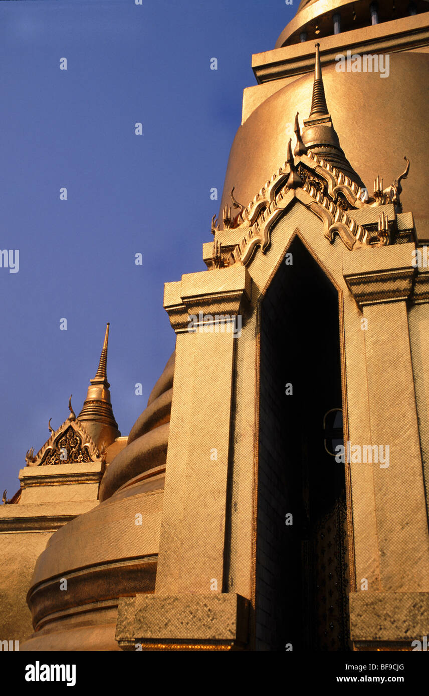 Golden Chedi, The Grand Palace temple, Bangkok, Thailand Stock Photo ...