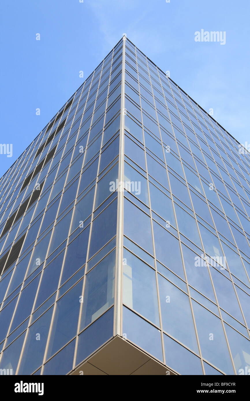 Building on the edge hi-res stock photography and images - Alamy