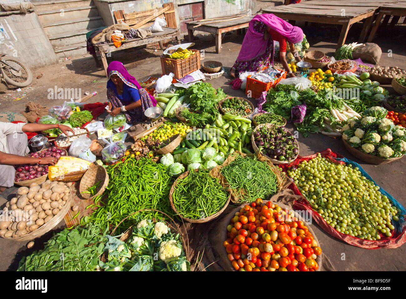 Indian market produce hi-res stock photography and images - Alamy