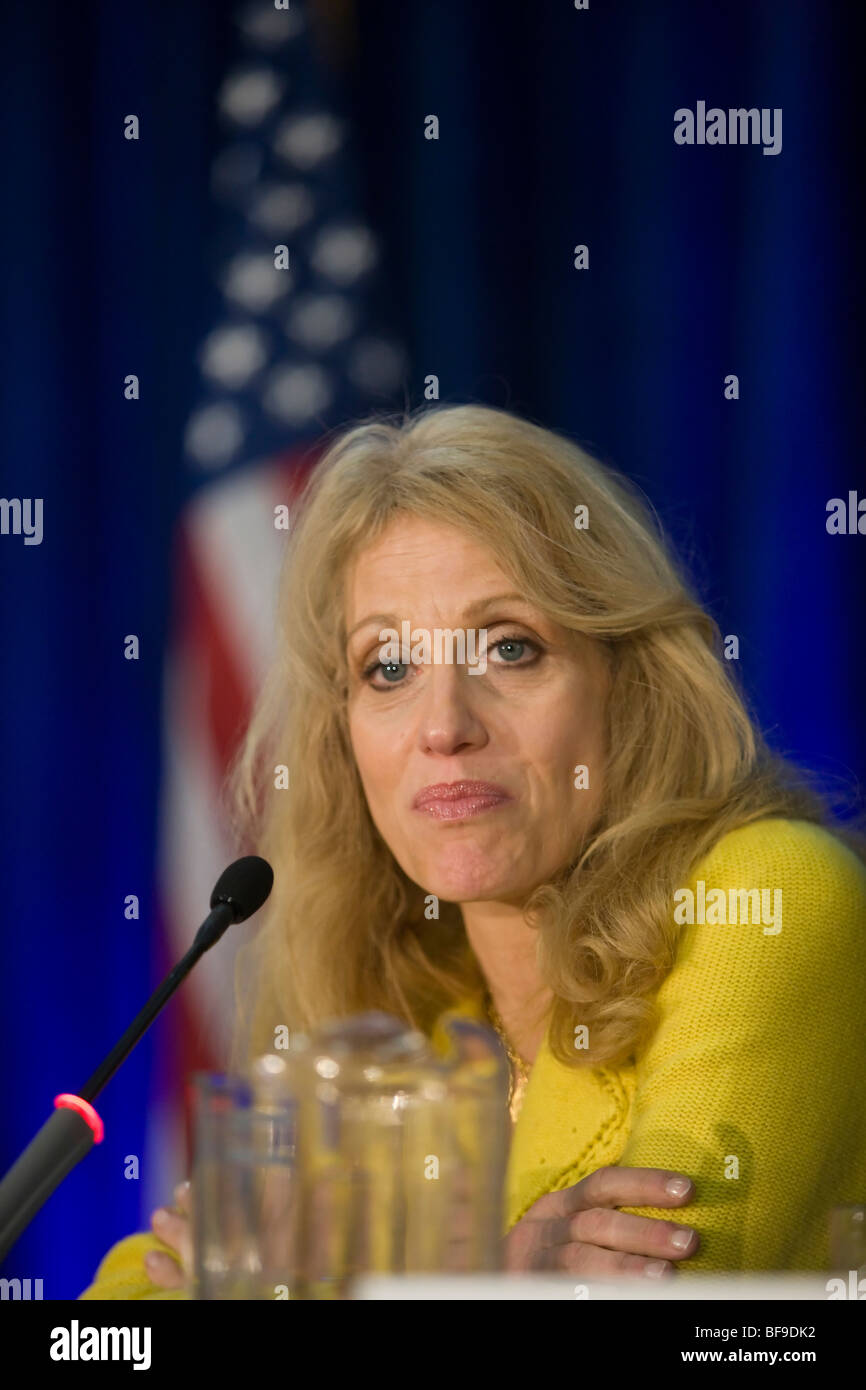 Kellyanne conway hi-res stock photography and images - Alamy