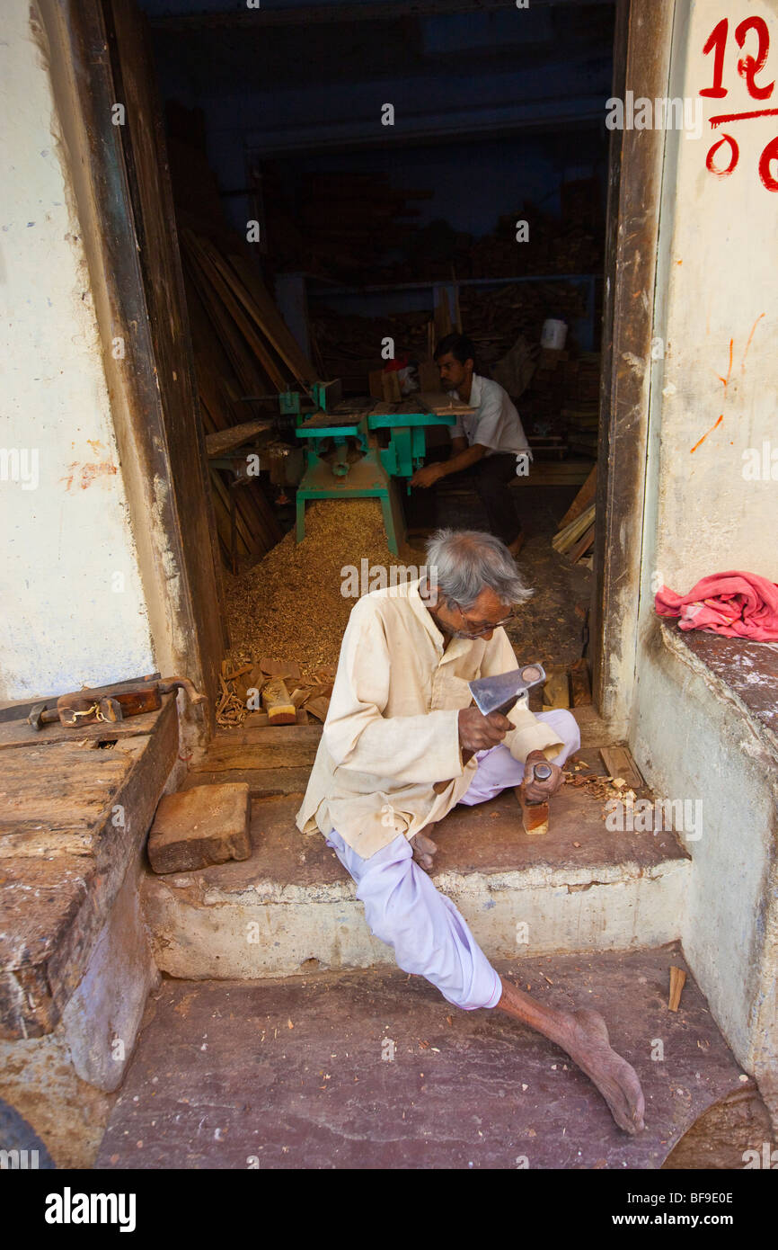 Indian craftsmen hi-res stock photography and images - Alamy