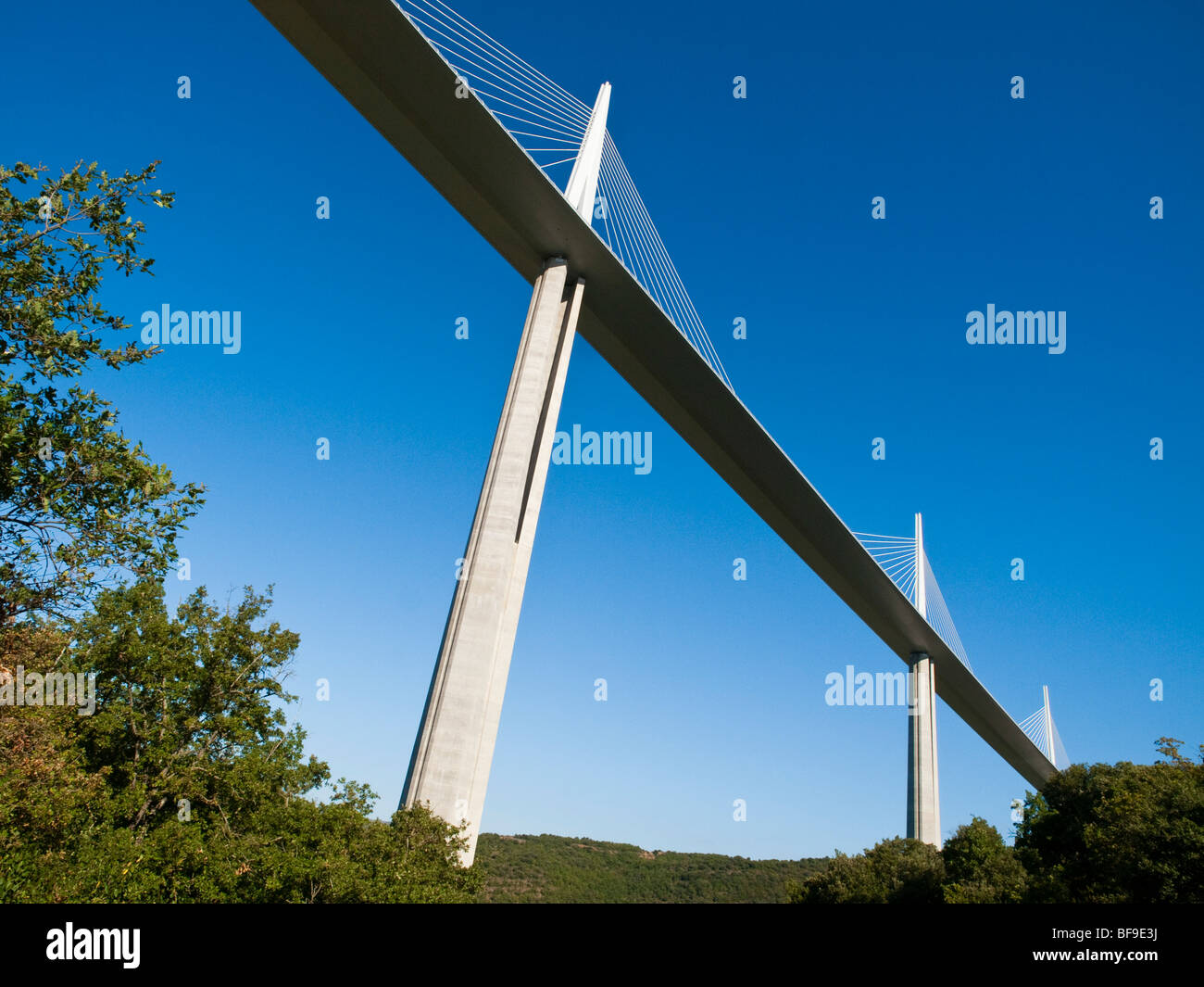 Viaduc de Millau, highest highway brigde of the world, architect, Sir ...