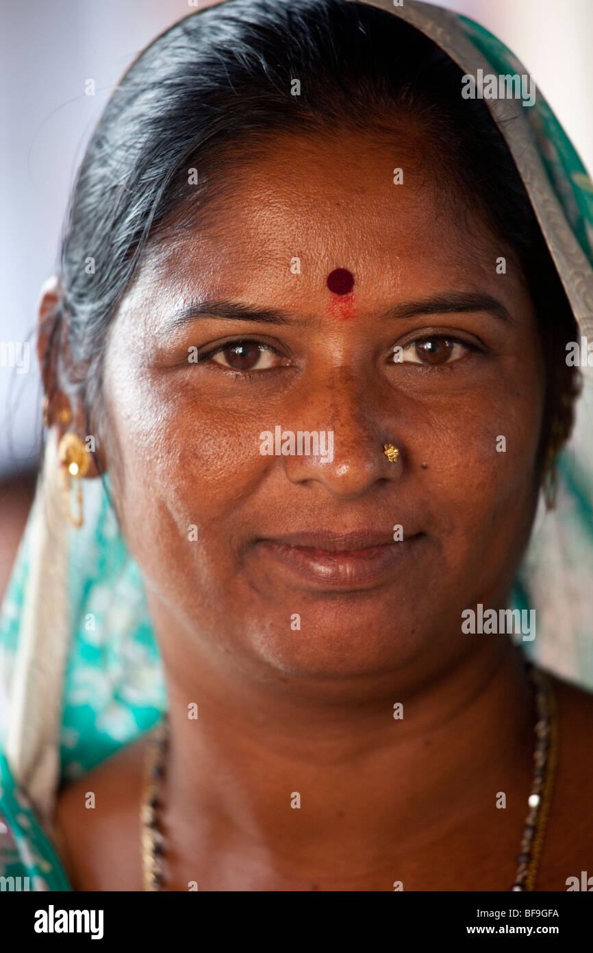 Hindu woman in Pushkar in Rajasthan India Stock Photo - Alamy