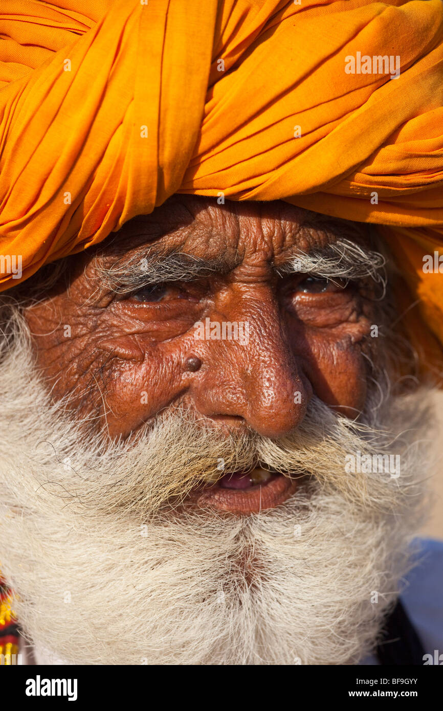 Elderly rajasthani man hi-res stock photography and images - Alamy