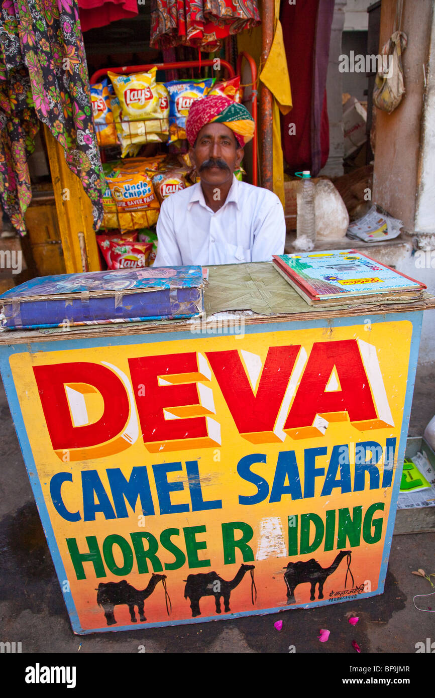 Safari tour operator hi-res stock photography and images - Alamy