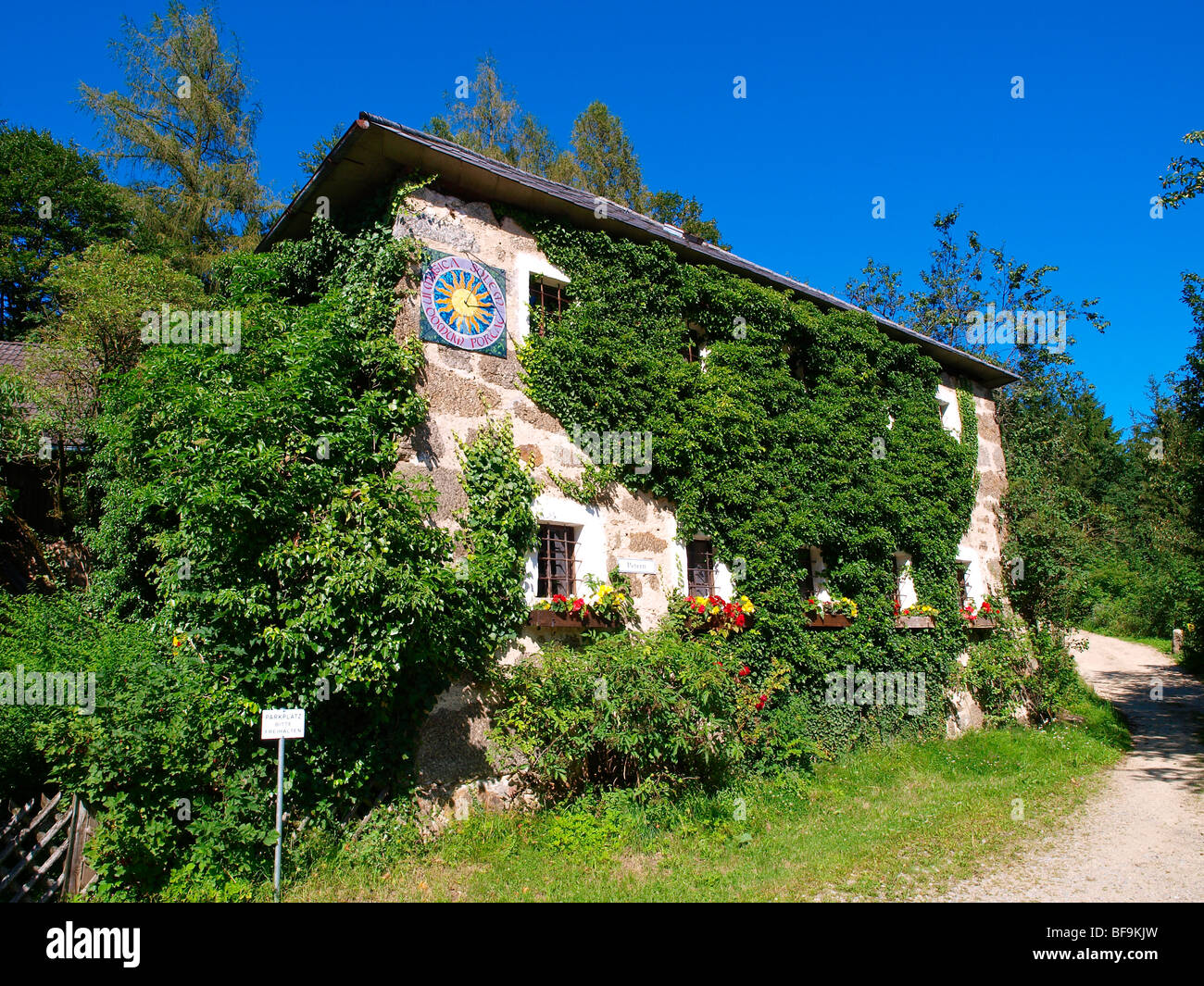 Sundial house wall hi-res stock photography and images - Alamy
