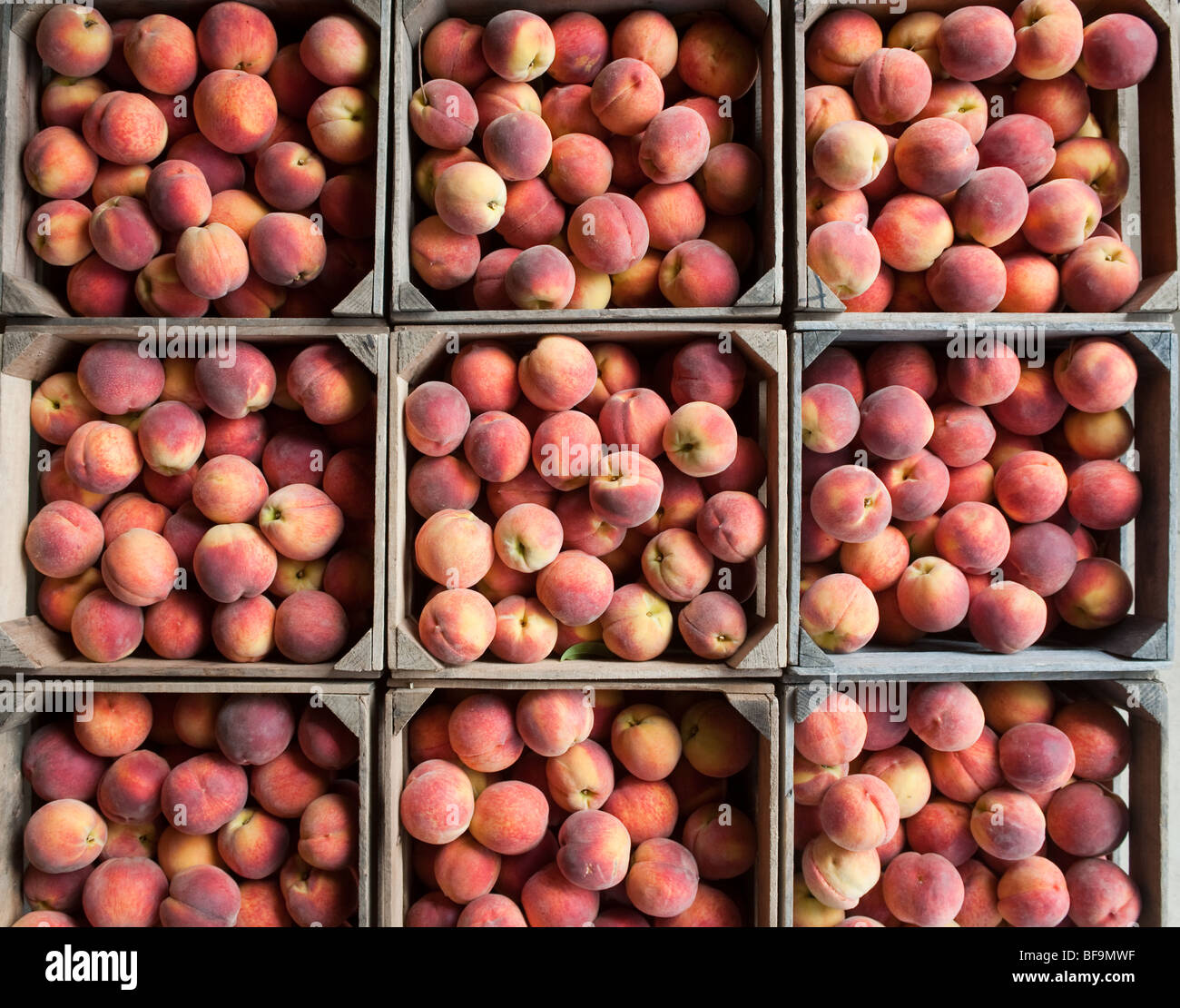 Peach crate hi-res stock photography and images - Alamy