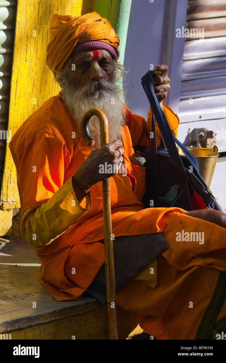 Old indian hindu sadhu hi-res stock photography and images - Alamy