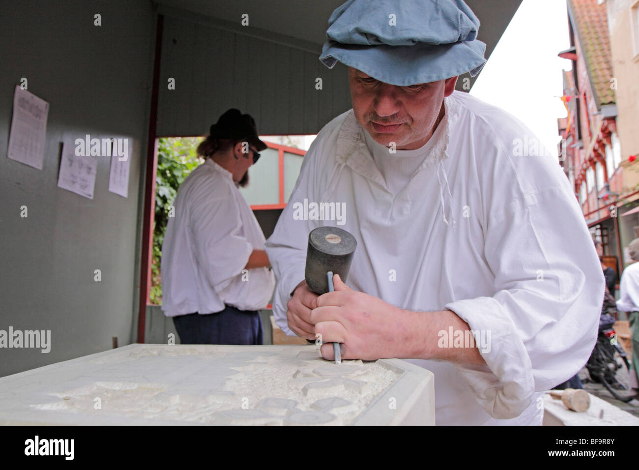 Stonecutter hi-res stock photography and images - Alamy