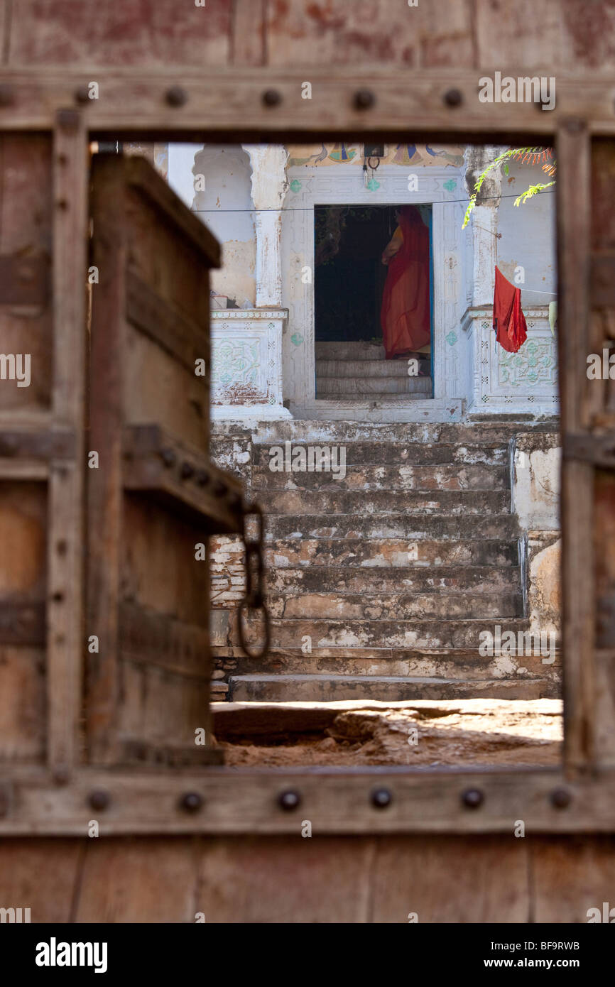 Through the front gate of a Haveli in Pushkar in Rajasthan India Stock ...