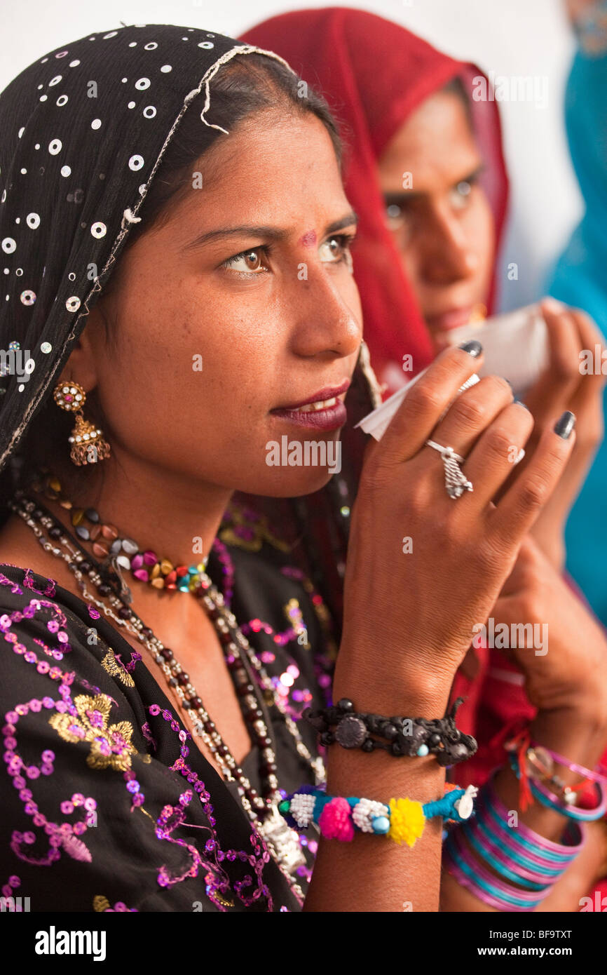 Rajput women drinking chai tea in Pushkar in Rajasthan India Stock ...