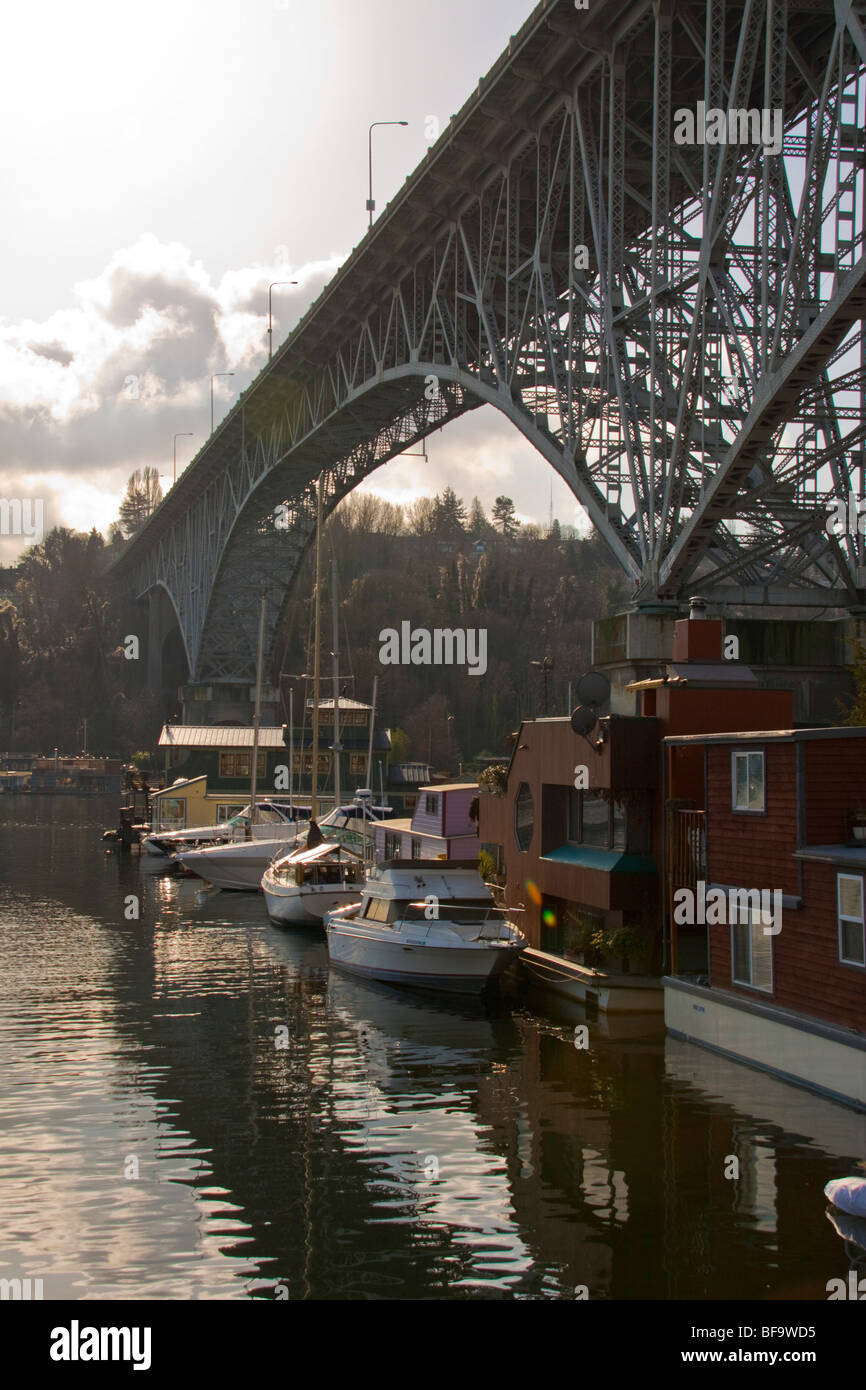 Aurora Bridge and Lake Washington Ship Canal at the west end of Lake ...