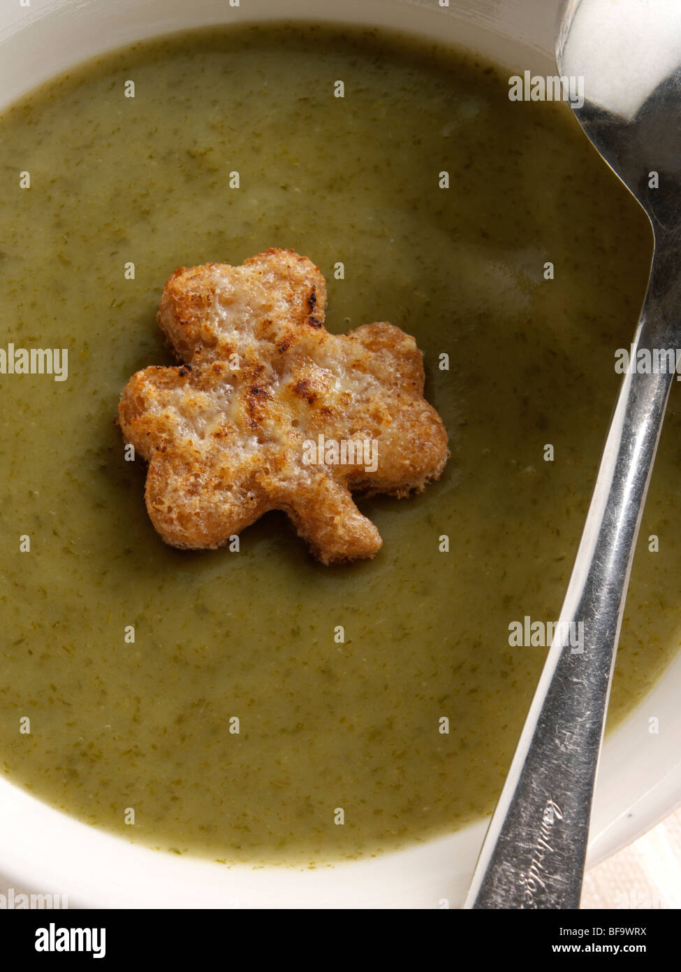 Shamrock shaped leaves hi-res stock photography and images - Alamy