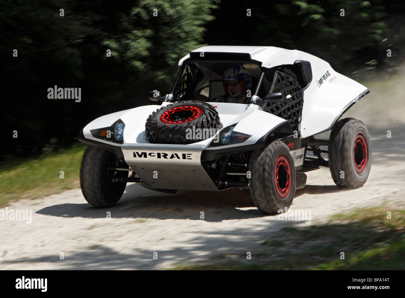 Jump airbourne hi-res stock photography and images - Alamy