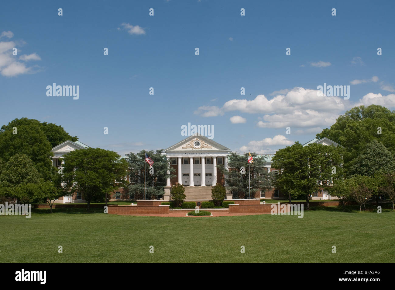 Administration campus hi-res stock photography and images - Alamy