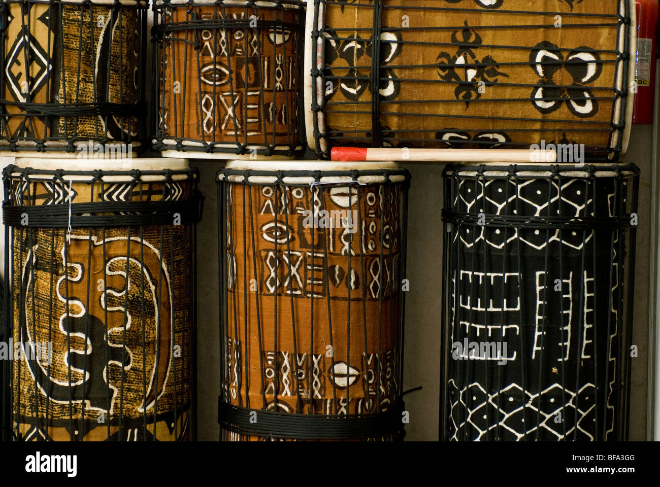 African drums hi-res stock photography and images - Alamy