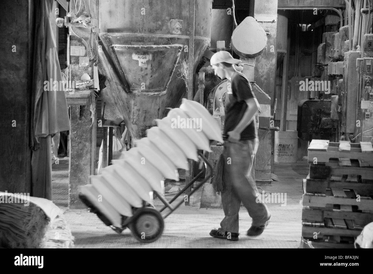 Feed mill hi-res stock photography and images - Alamy