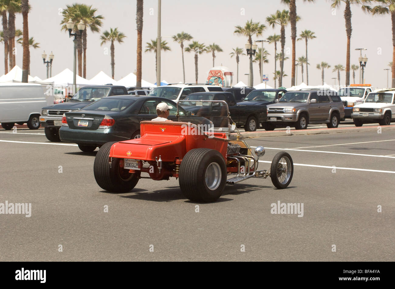 Car drives along coast hi-res stock photography and images - Alamy