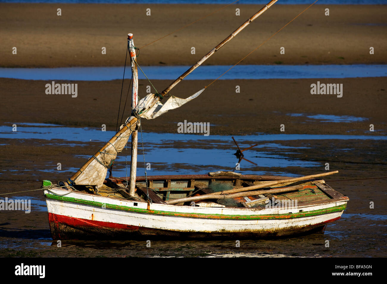 Dow boat hi-res stock photography and images - Alamy