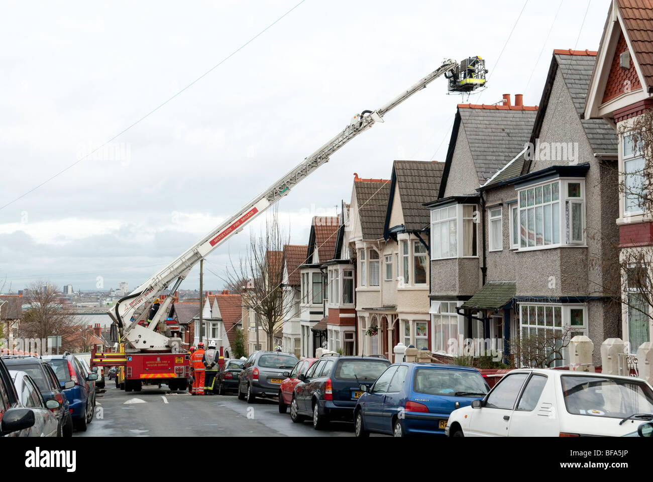 Fire rescue service hydraulic platform High Resolution Stock ...