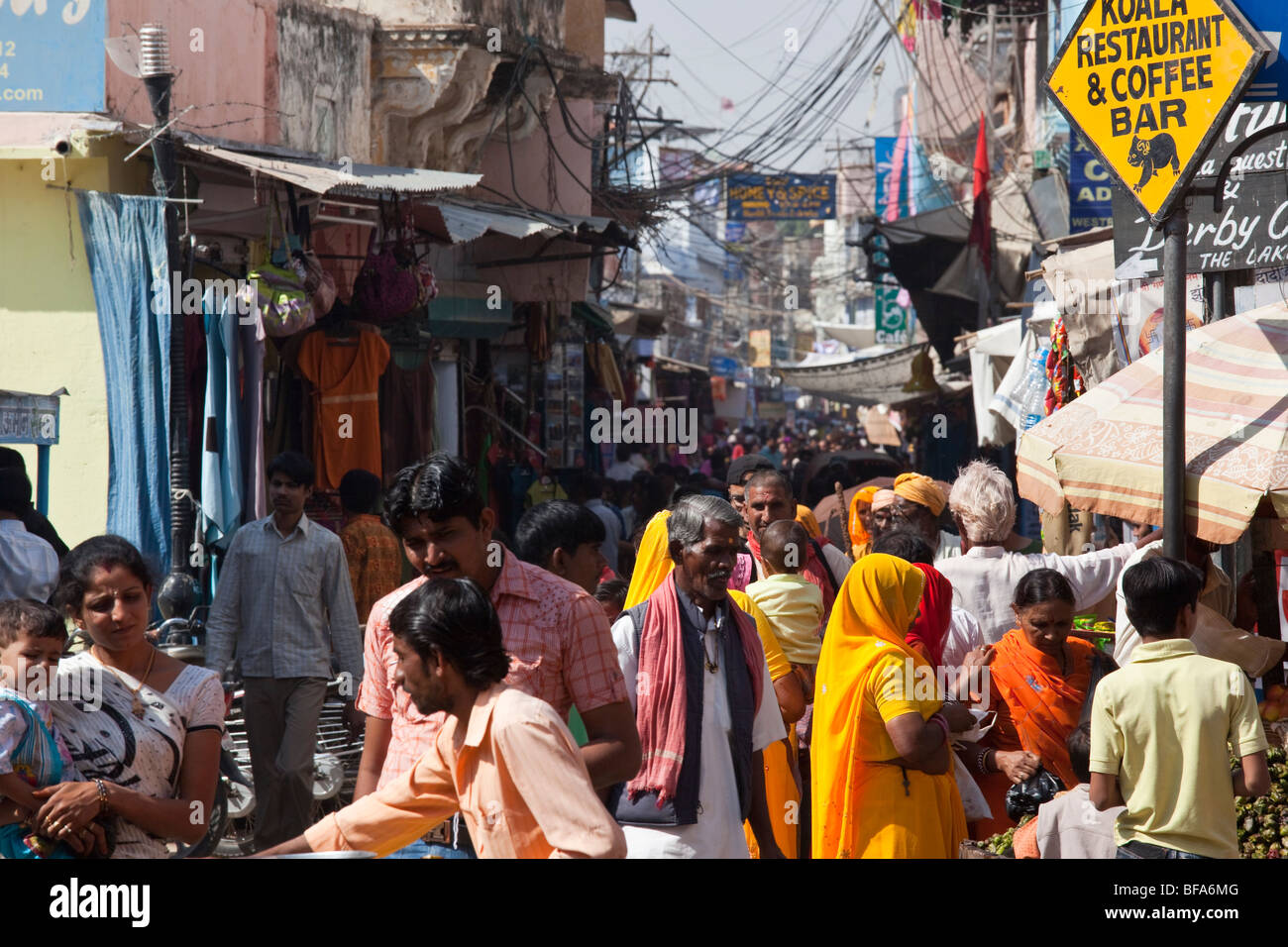 India people street hi-res stock photography and images - Alamy