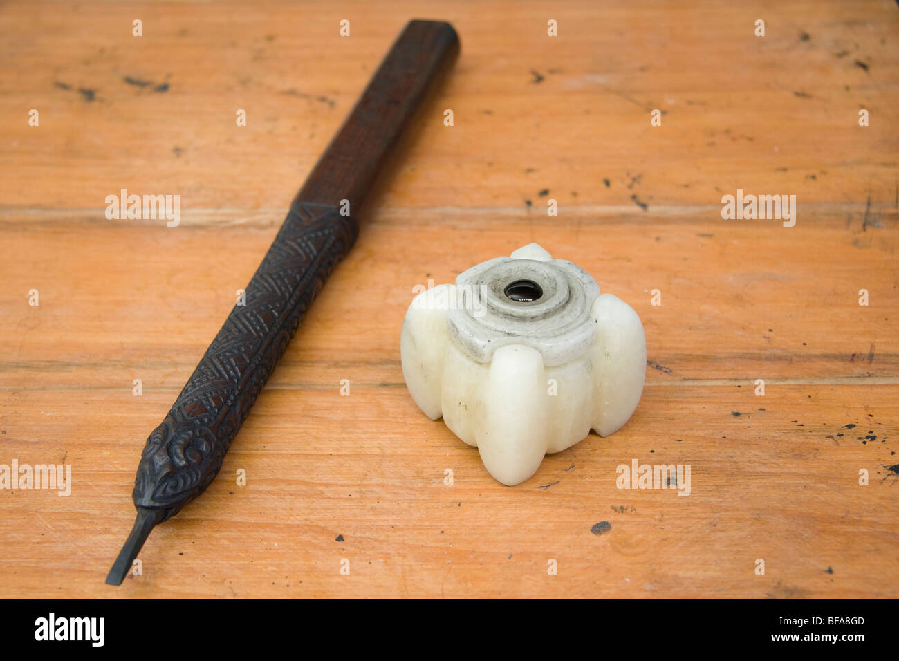 Maori tattoo instrument hi-res stock photography and images - Alamy