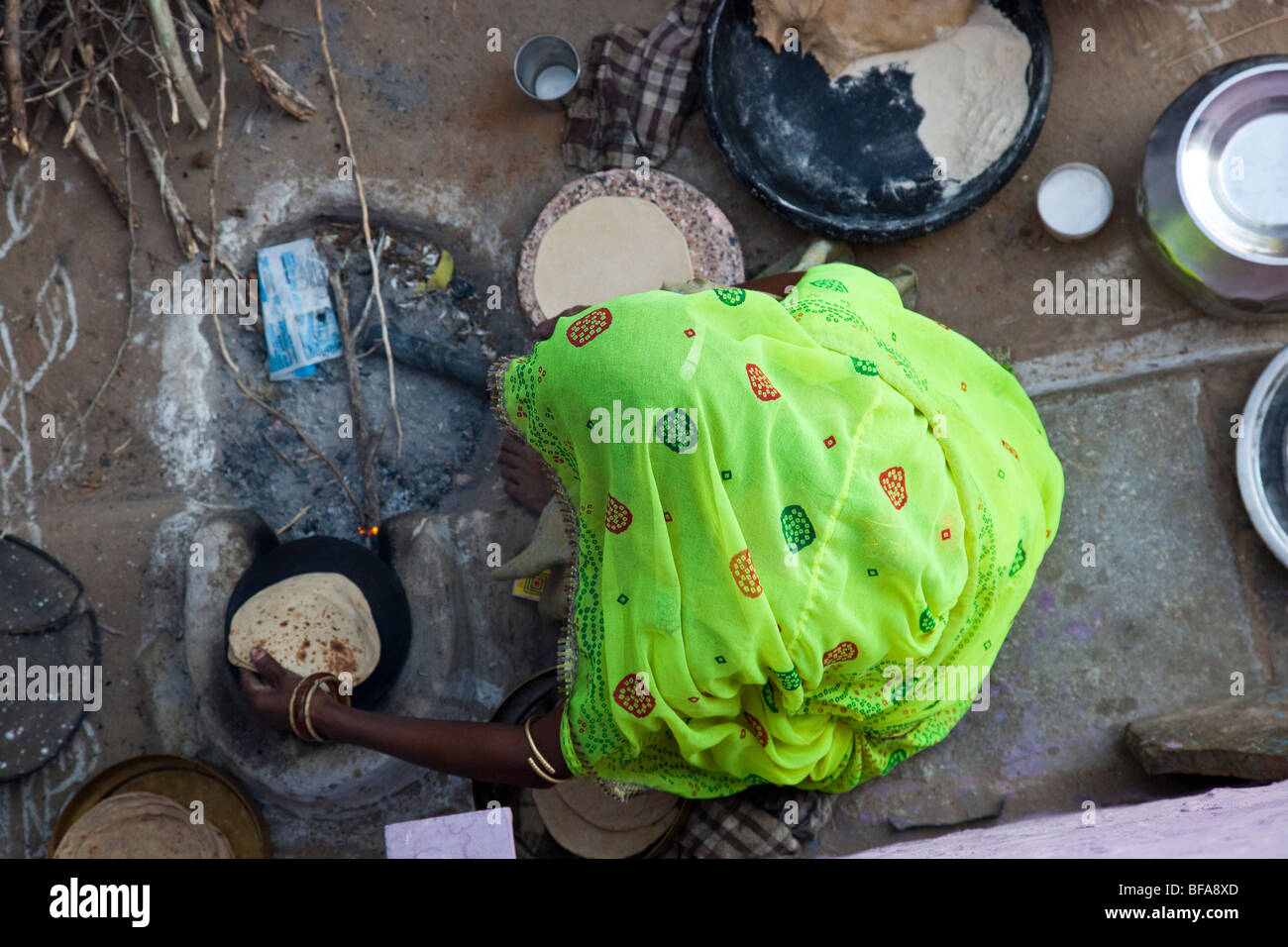 Making chapati hi-res stock photography and images - Alamy