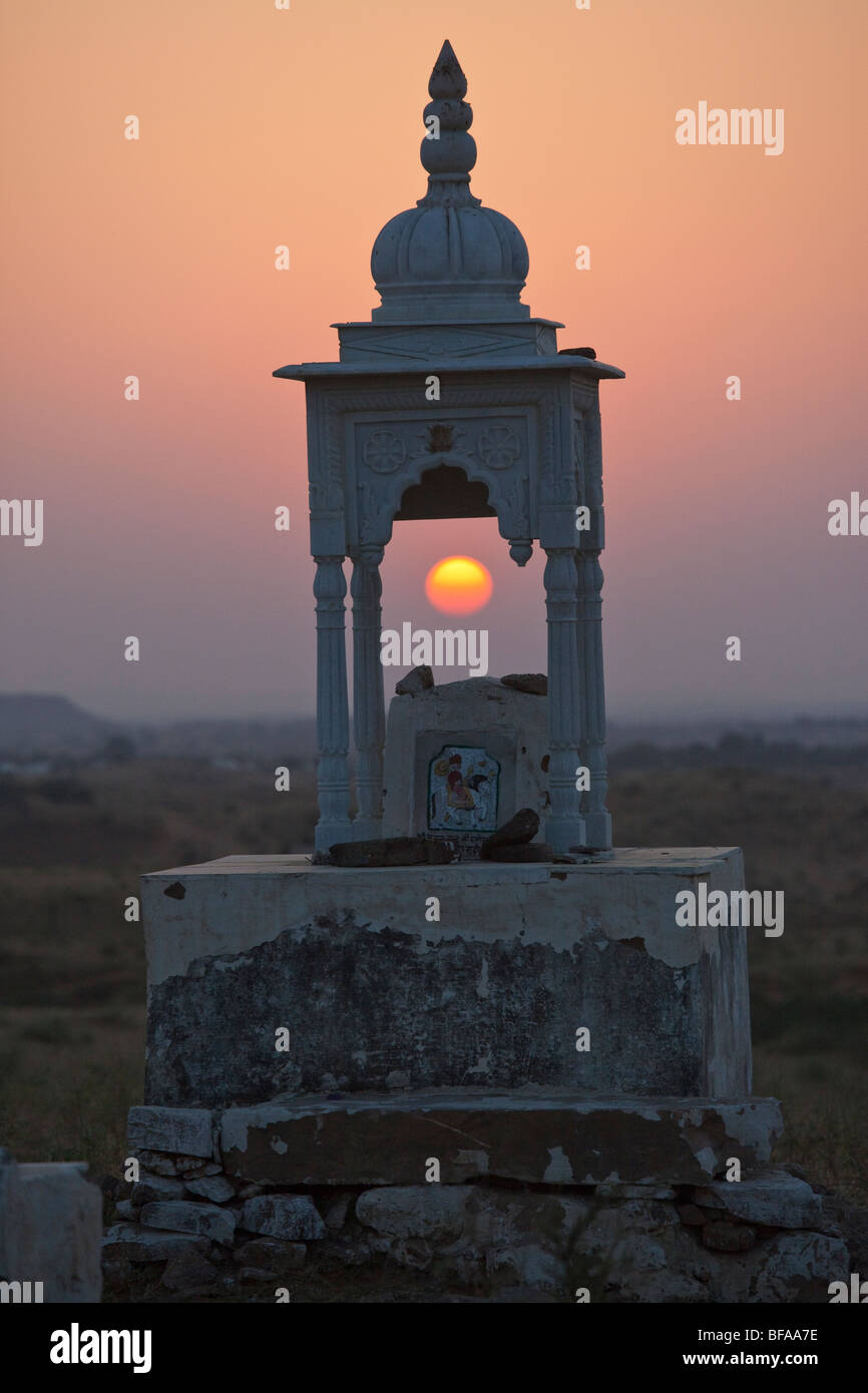 India shrine hi-res stock photography and images - Alamy