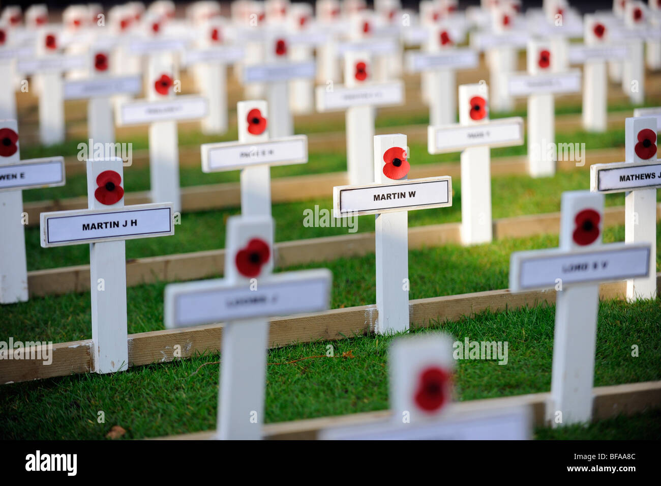 Cross of remembrance hi-res stock photography and images - Alamy