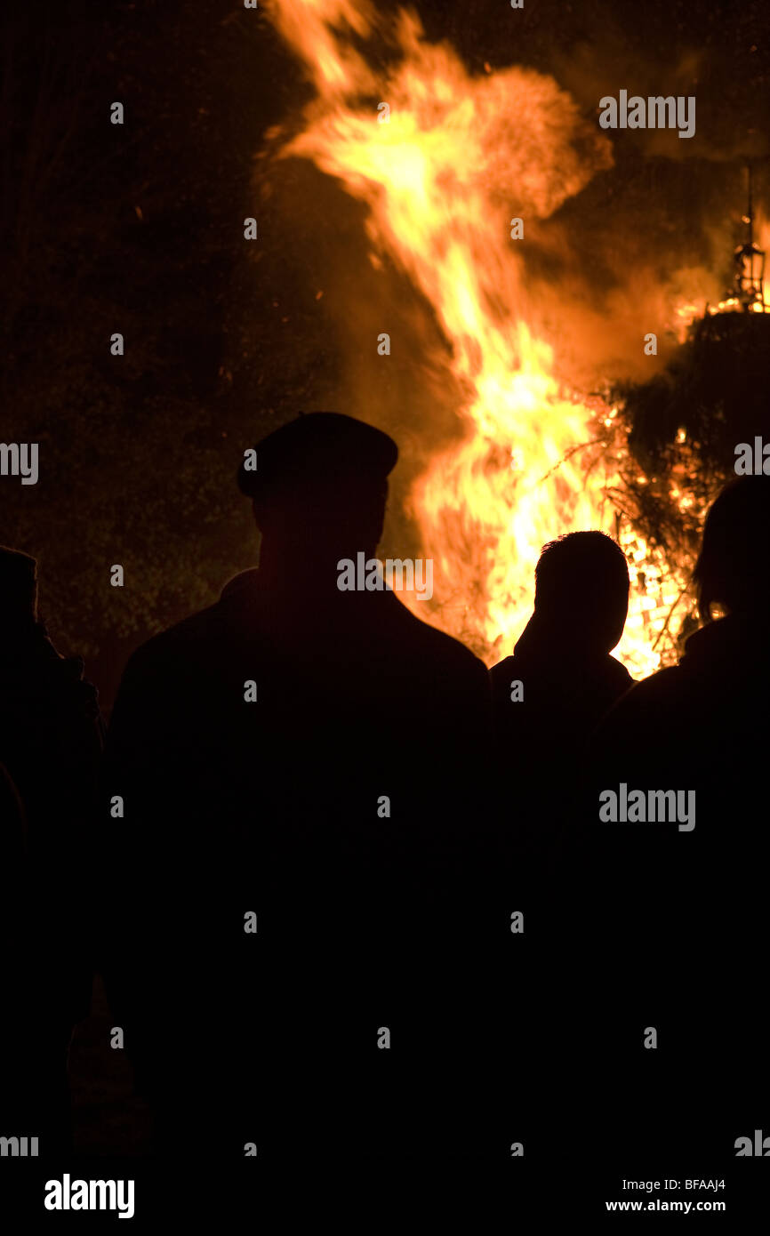 Couple in front of bonfire on Bonfire Night, November the Fifth Stock ...