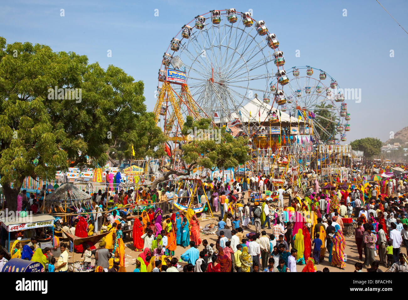 Crowd of indian people at pushkar fair hi-res stock photography and ...