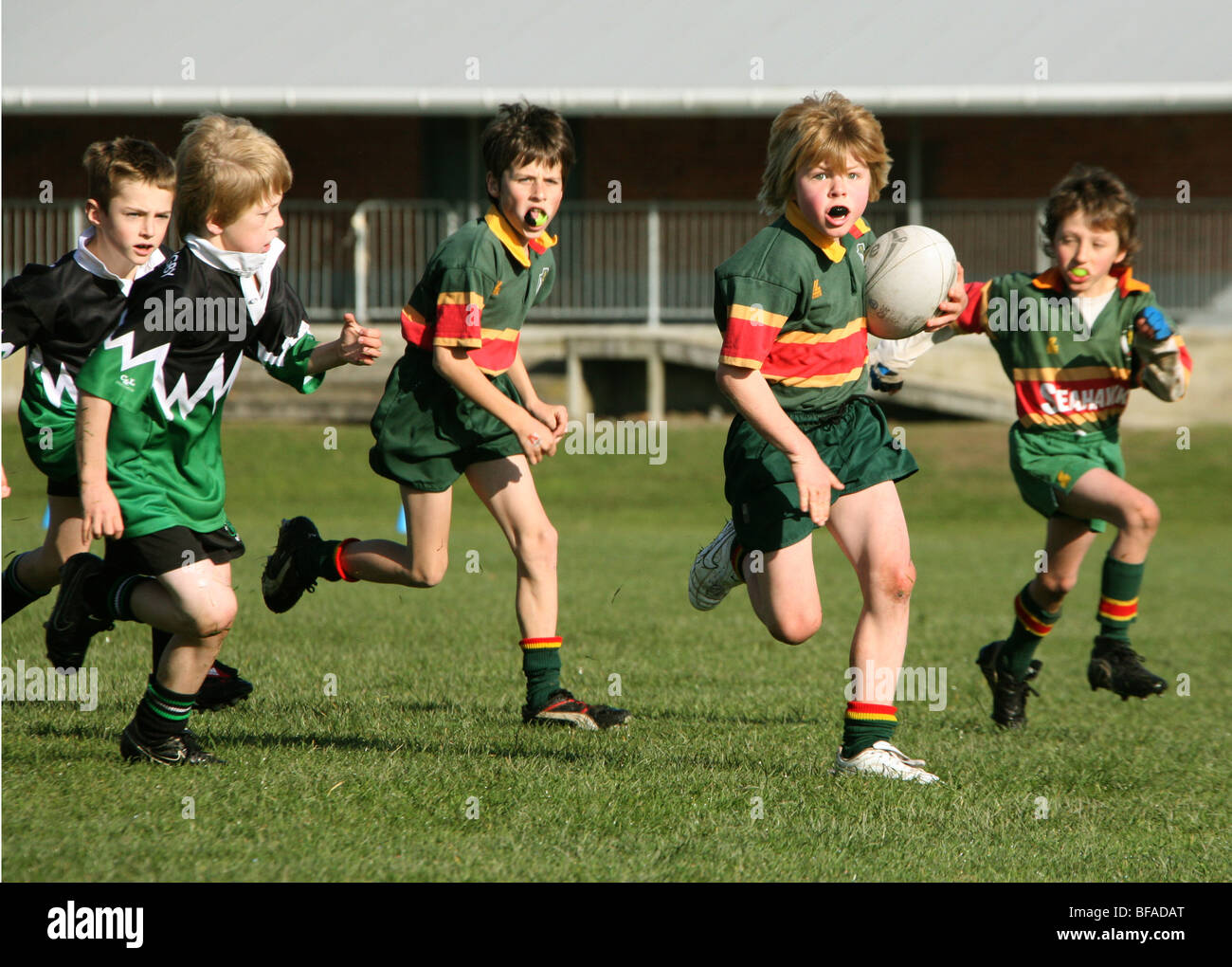 Children playing rugby new zealand hi-res stock photography and images ...