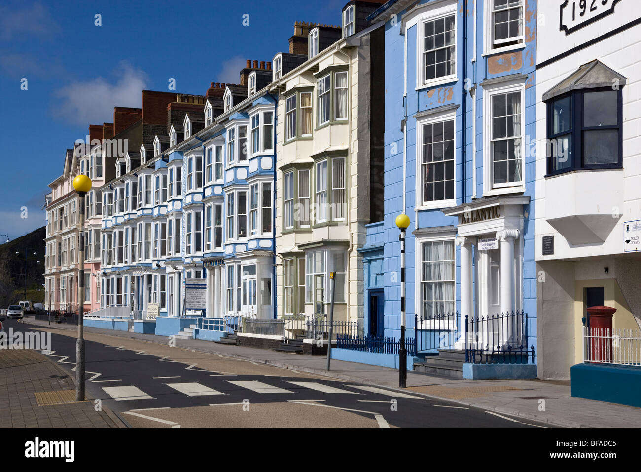 Traditional welsh terrace hi-res stock photography and images - Alamy