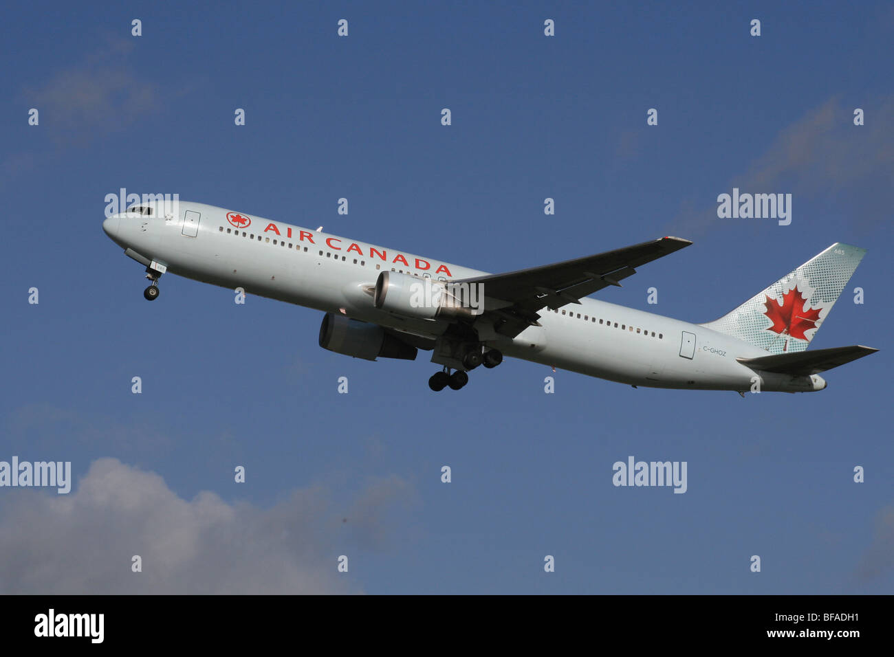 Boeing 767 air canada hi-res stock photography and images - Alamy