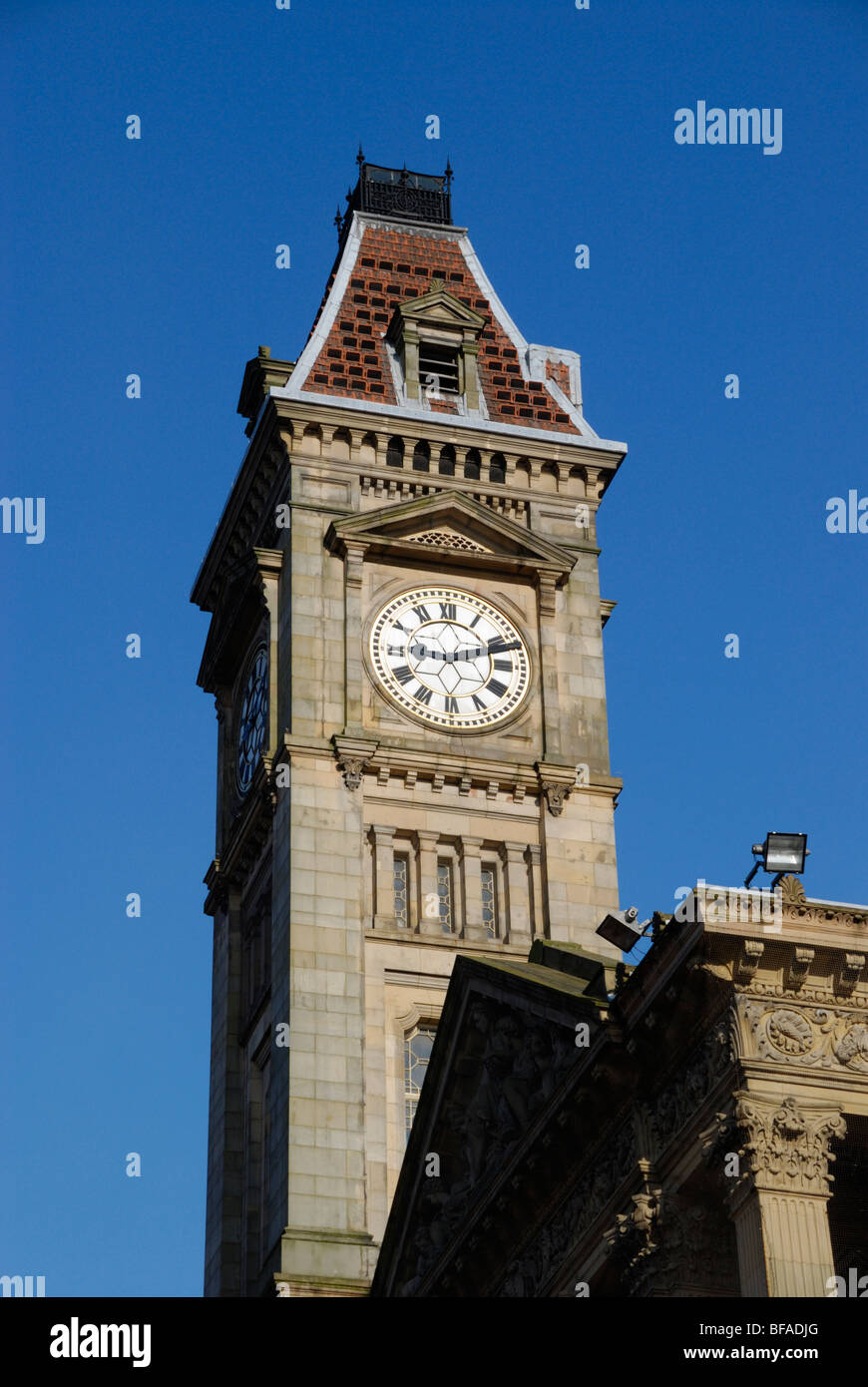 Clock tower above Birmingham Museum and Art Gallery in Chamberlain ...