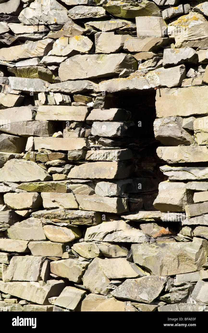 A window in an old stone building Stock Photo - Alamy