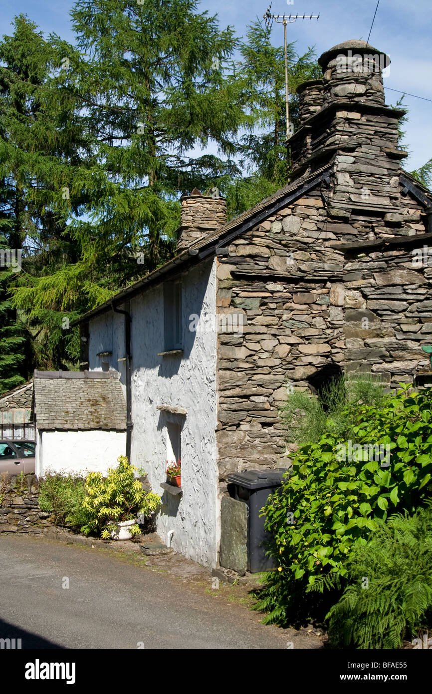 White stone cottage hi-res stock photography and images - Alamy