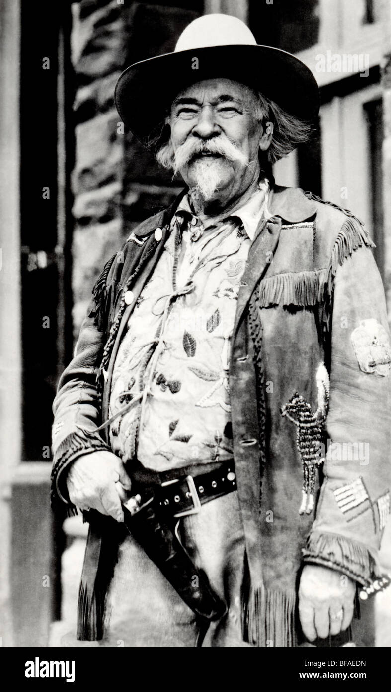 Aging Cowboy Reaching for His Gun Stock Photo - Alamy