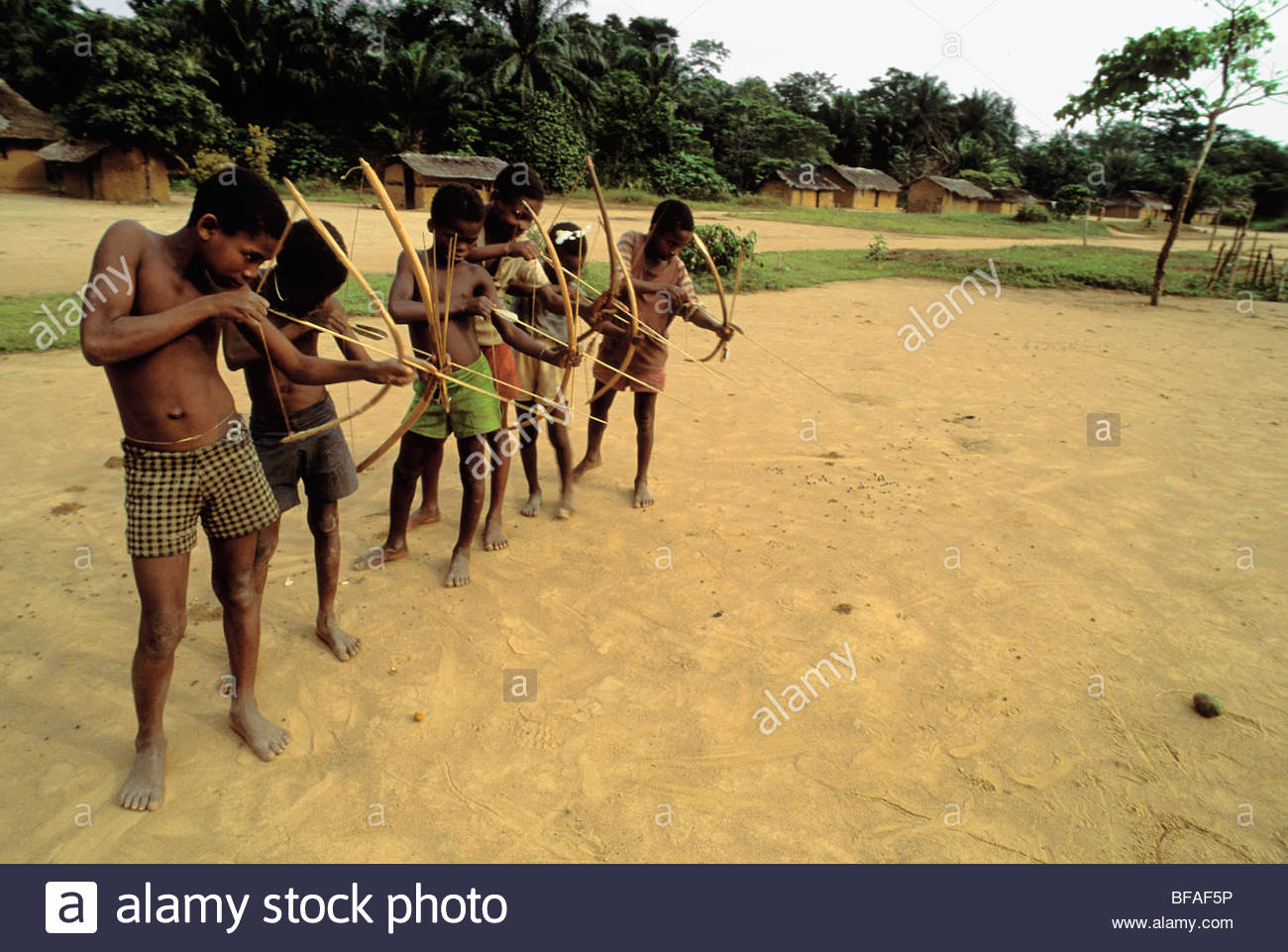 Homo Sapiens Hunting Stock Photos & Homo Sapiens Hunting Stock Images ...