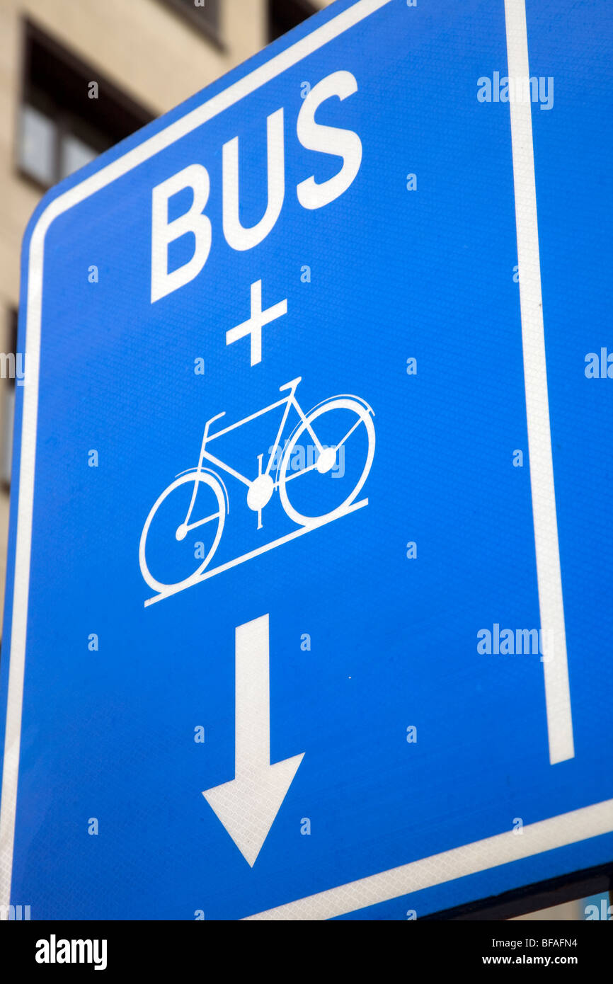 Bus and Bike Lane Sign Stock Photo - Alamy