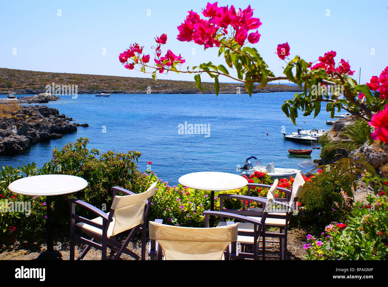 Cafeteria greece hi-res stock photography and images - Alamy